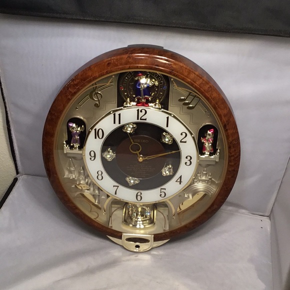 Seiko | Wall Decor | Seiko Melodies In Motion Retired Wall Clock With ...